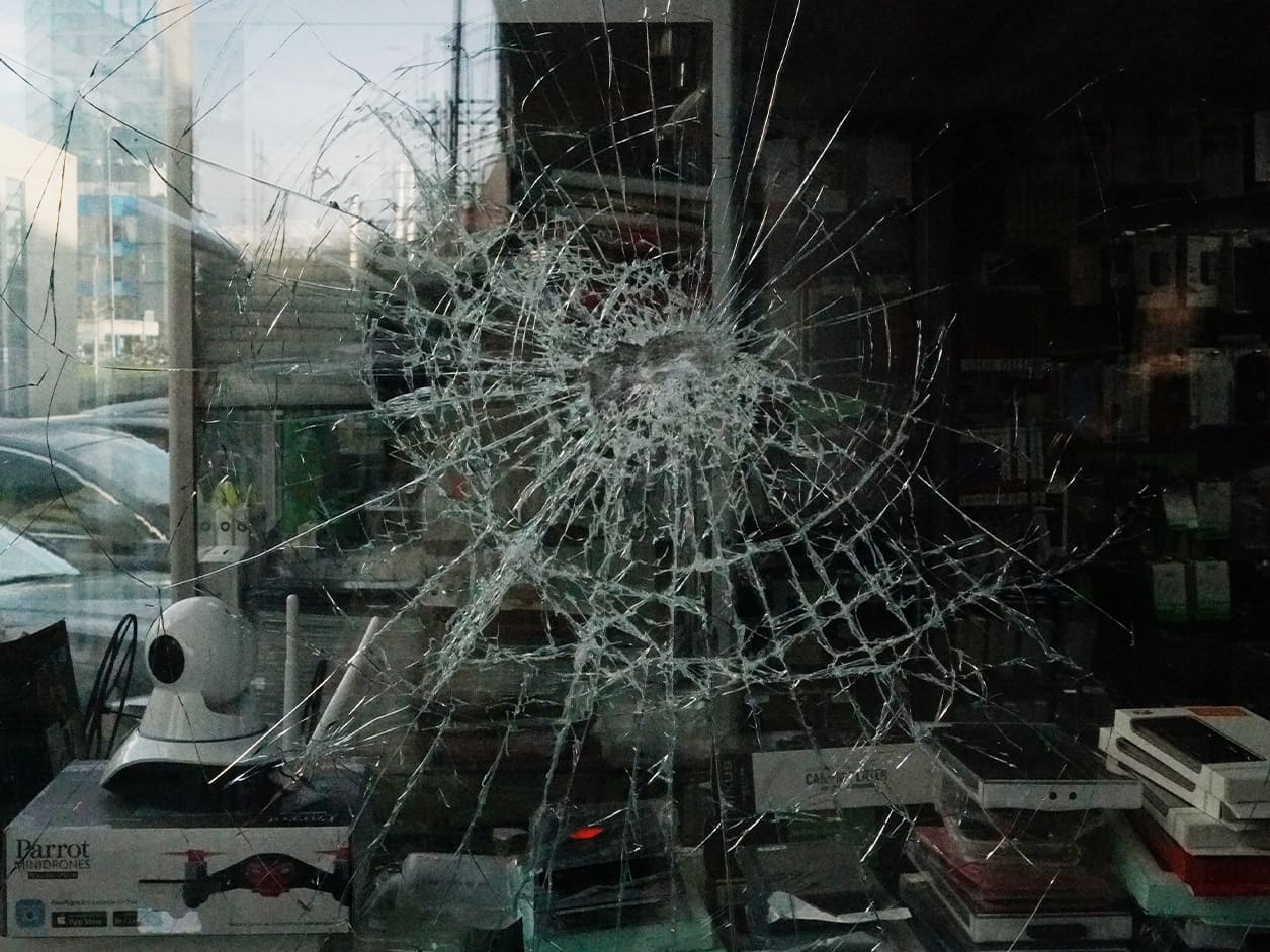 Security window film - Window reinforcement - Luminis Films